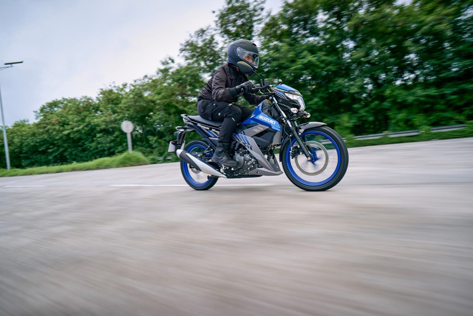 Suzuki Unveils 5th-Gen Raider R150 Series at Carmona Race Track: Blade ...